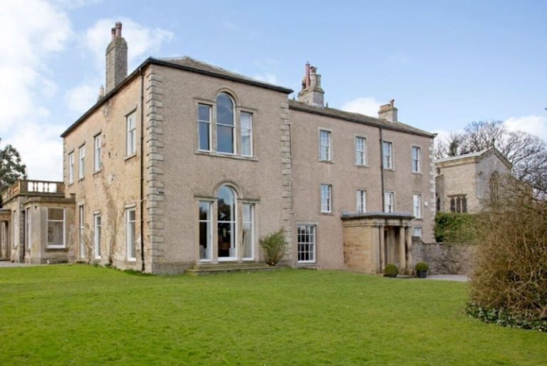 The Middleham House